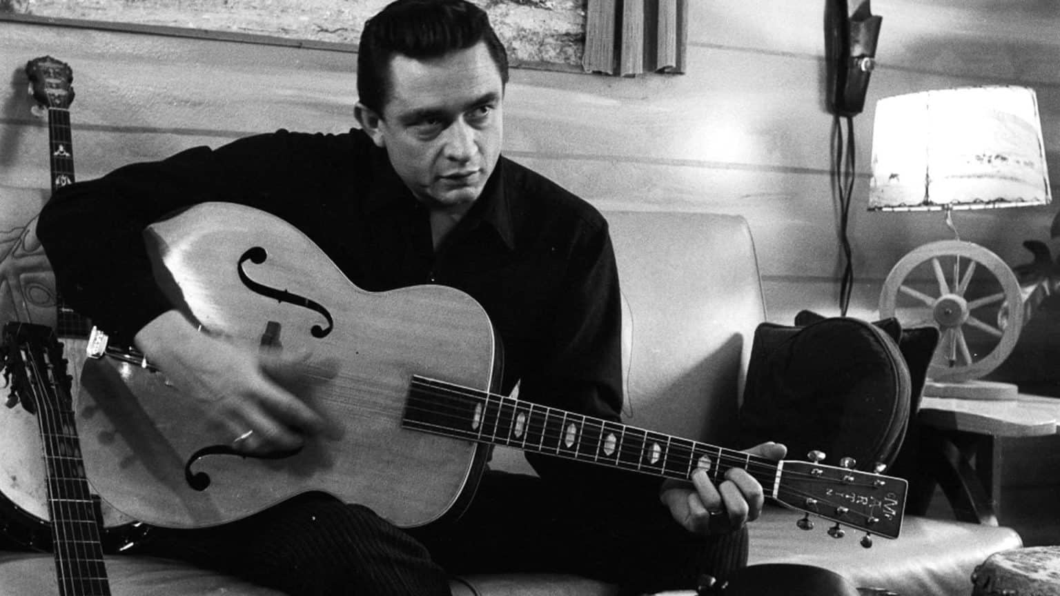 The Amazing Life Of Johnny Cash And How Prison Saved His Career!